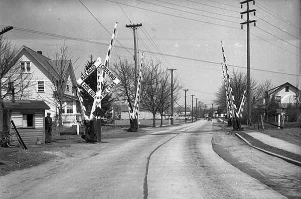 Railroad Crossing Gates & Signals – Whippany Railway Museum